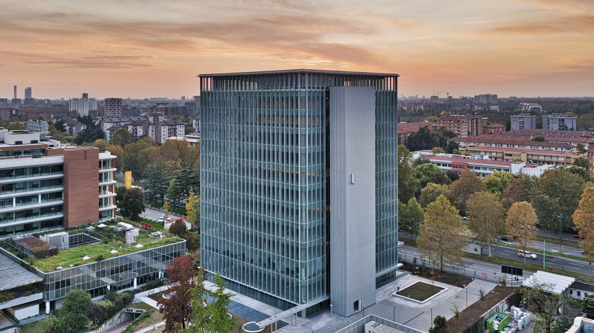 WHITE MOON - www.scandurrastudio.com